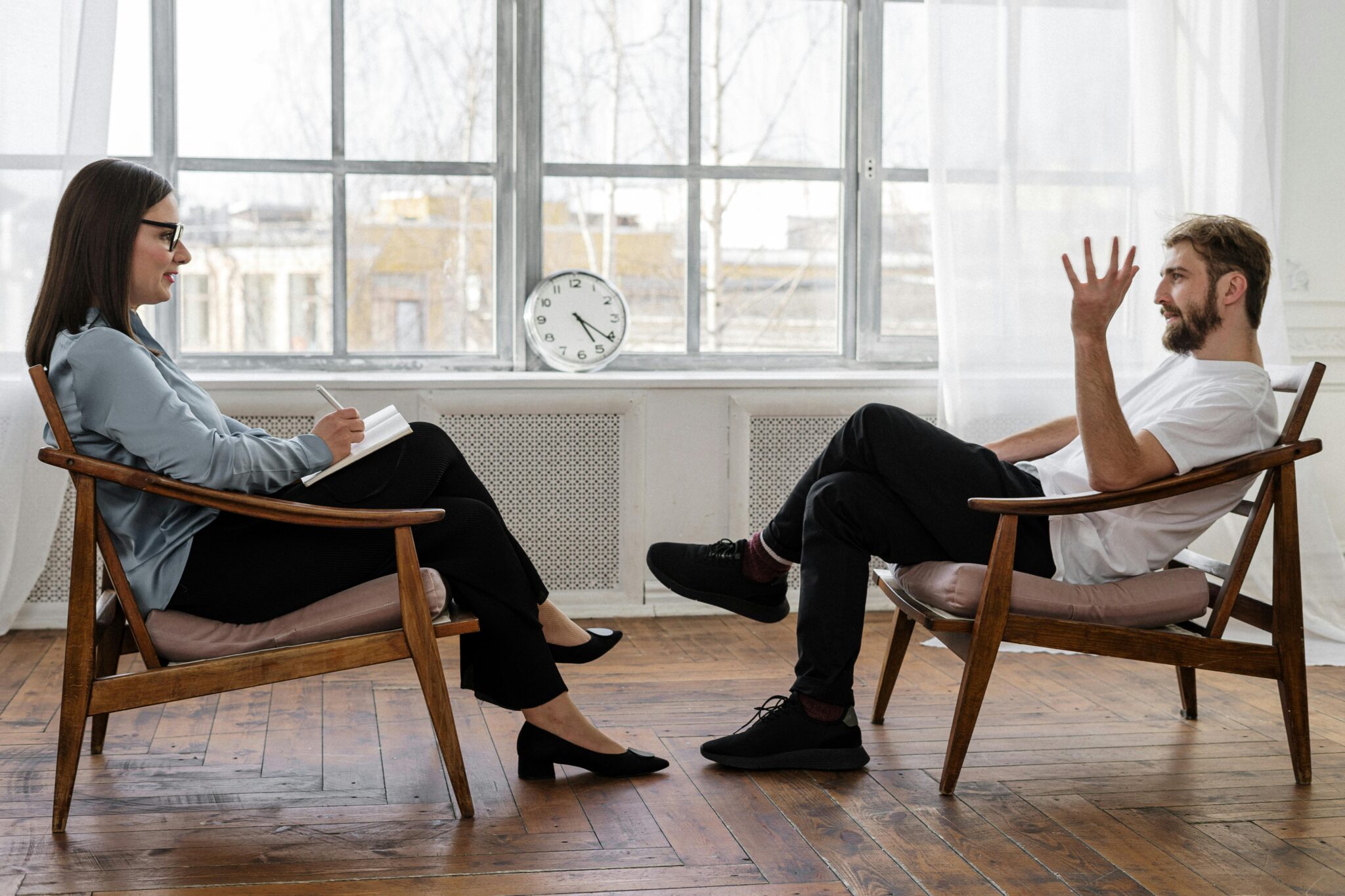 Understanding the Difference Between a Psychiatrist and a Therapist ...
